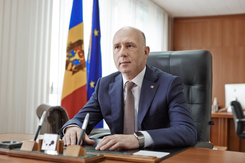 Pavel Filip a felicitat noul Prim-ministru al României cu învestirea în ...